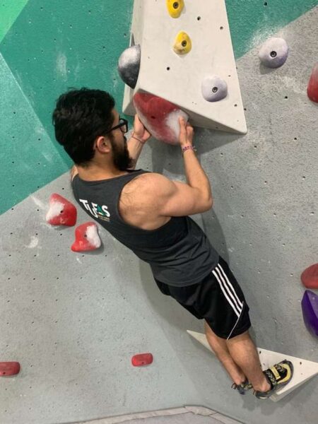 Bouldering Basics: Climbing with Straight Arms • Tufas Boulder Lounge